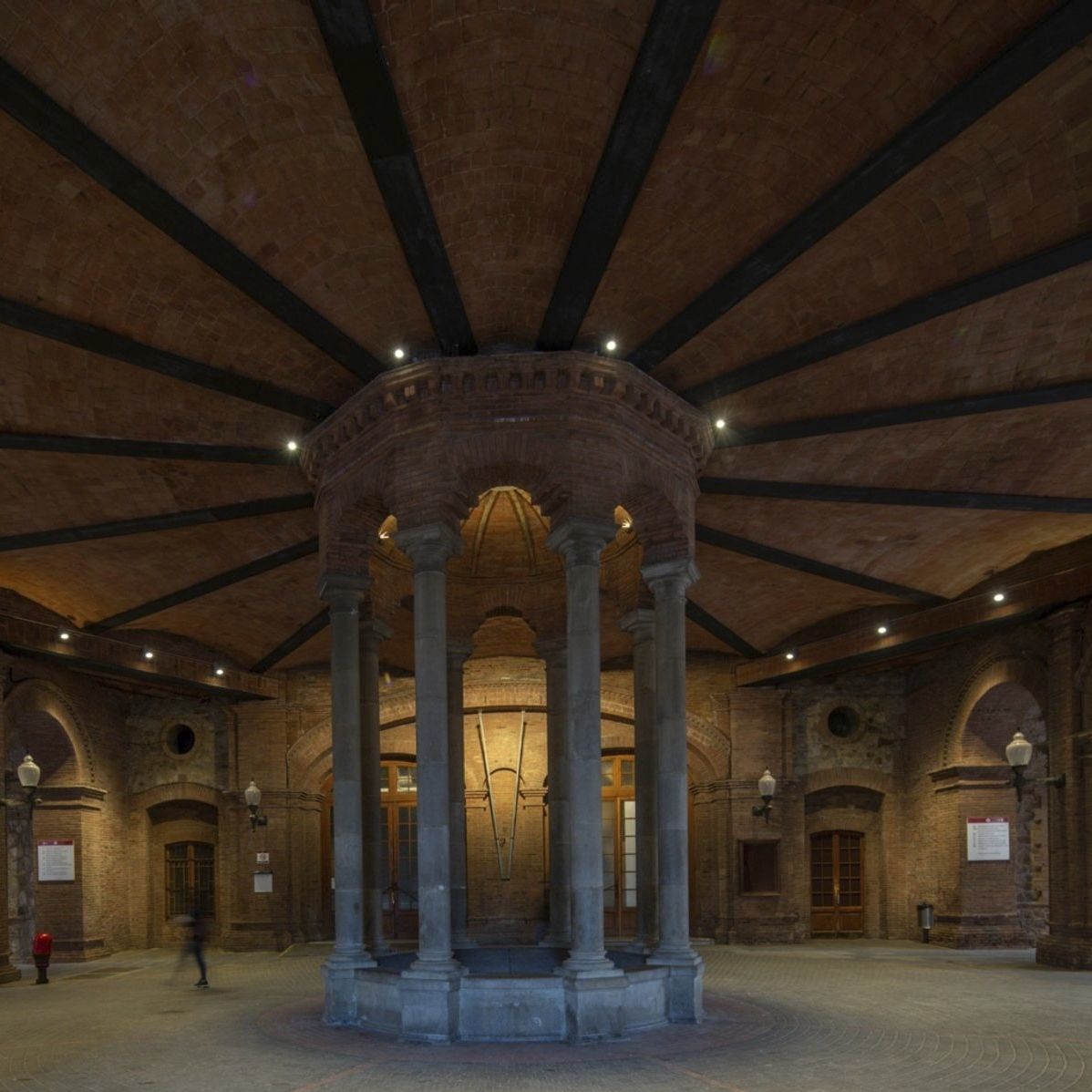 Projetor de LED - KONA - ERCO Leuchten - para estação de transportes ...