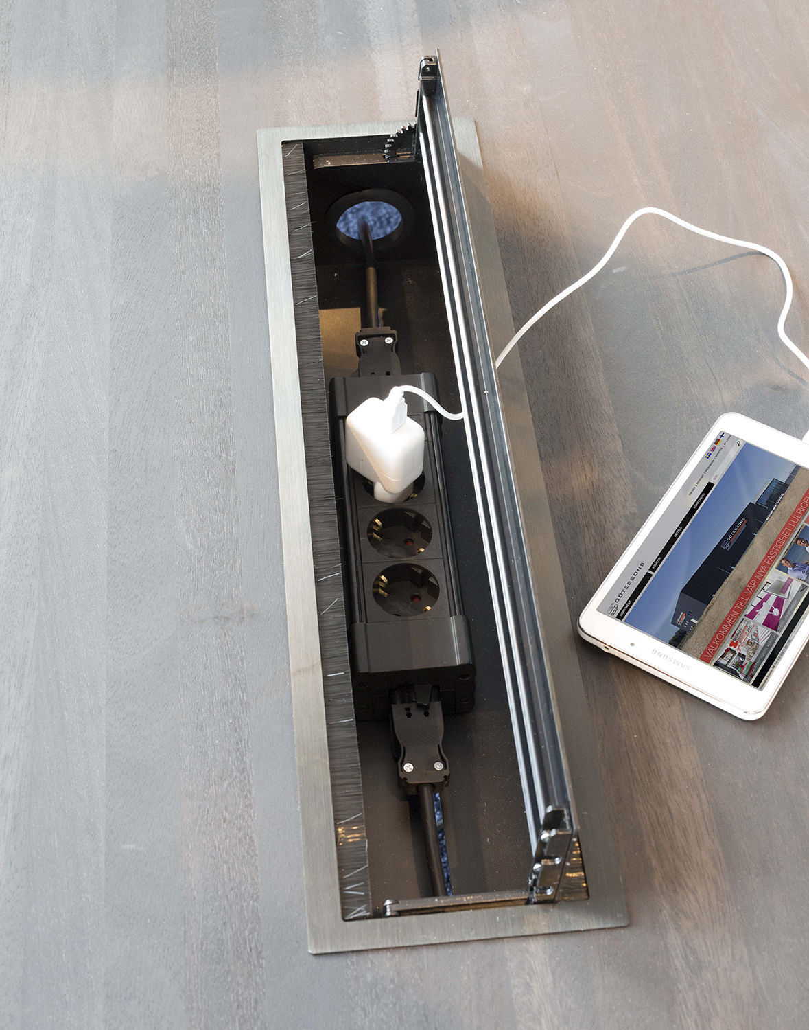 Tomada elétrica - GST 18 - Götessons - múltipla / de embutir / em alumínio