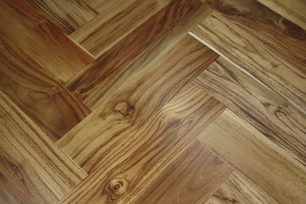 Piso estruturado - DECK HERRINGBONE: TEAK NATURAL - TEKA Parquet - em ...
