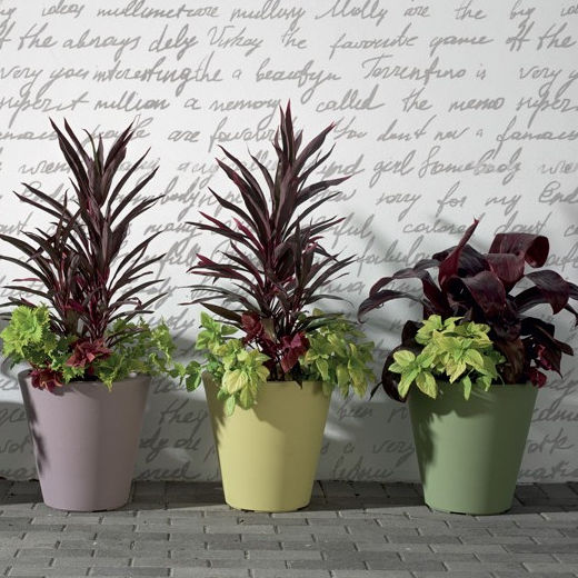 Vaso de jardim em material plástico - MADISON - CRESCENT garden ...