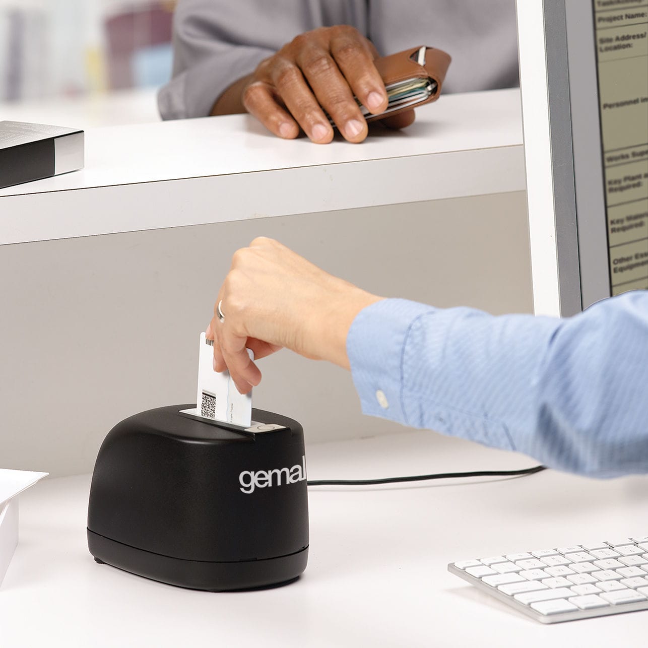 Leitor de documentos de ID duplex (frente e verso) - CR5400 - Thales ...