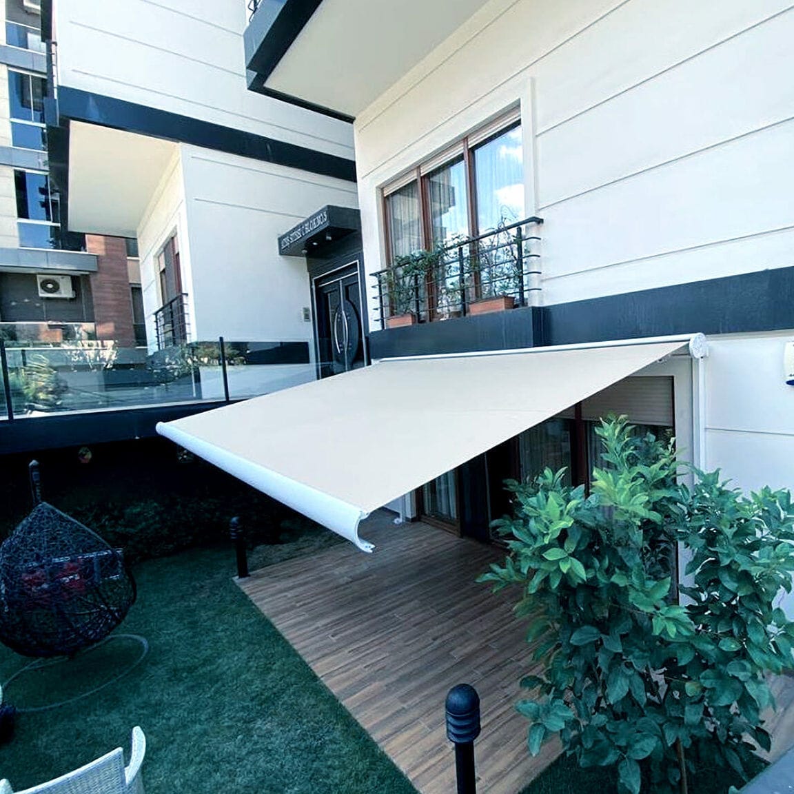 Toldo reto retrátil - NAROON - Aluminante - motorizado / para varanda ...