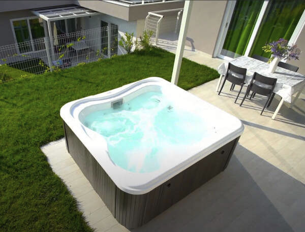 Spa acima do piso - Lodge freistehend - Fire Ice Systemtec Georg Zelger ...