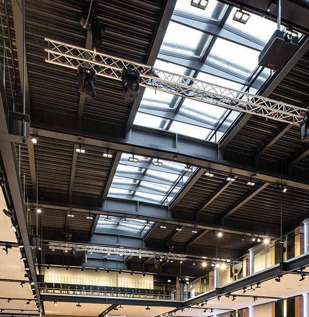 Claraboia para terraço de cobertura - RIDGELIGHT WITH BEAMS 5° - VELUX ...