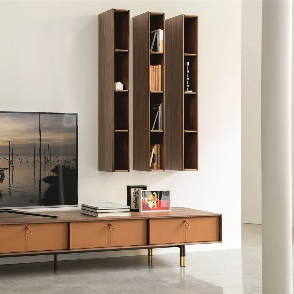 Estante de parede - Bayus 7 - Porada - contemporânea / em nogueira