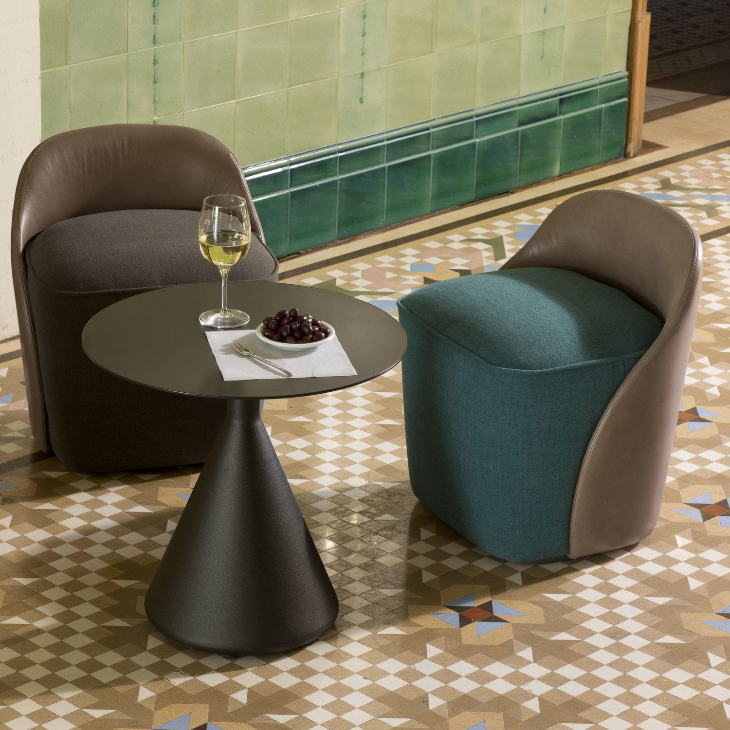 Puff contemporâneo - Room - Lagranja Collection - em tecido / em couro ...