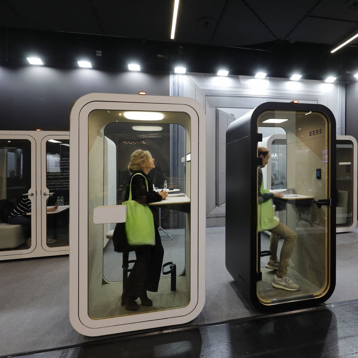Cabine telefônica da linha comercial - S FAMILY - Dancoo Acoustic Pods ...