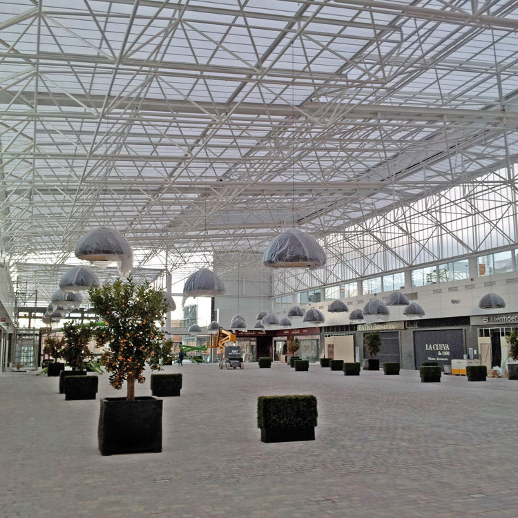 Vigamento metálico de telhado - CENTRO COMERCIAL SERRALLO - Lanik