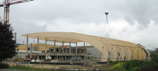 Viga em madeira laminada colada - HESS LIMITLESS - HESS TIMBER - pícea ...