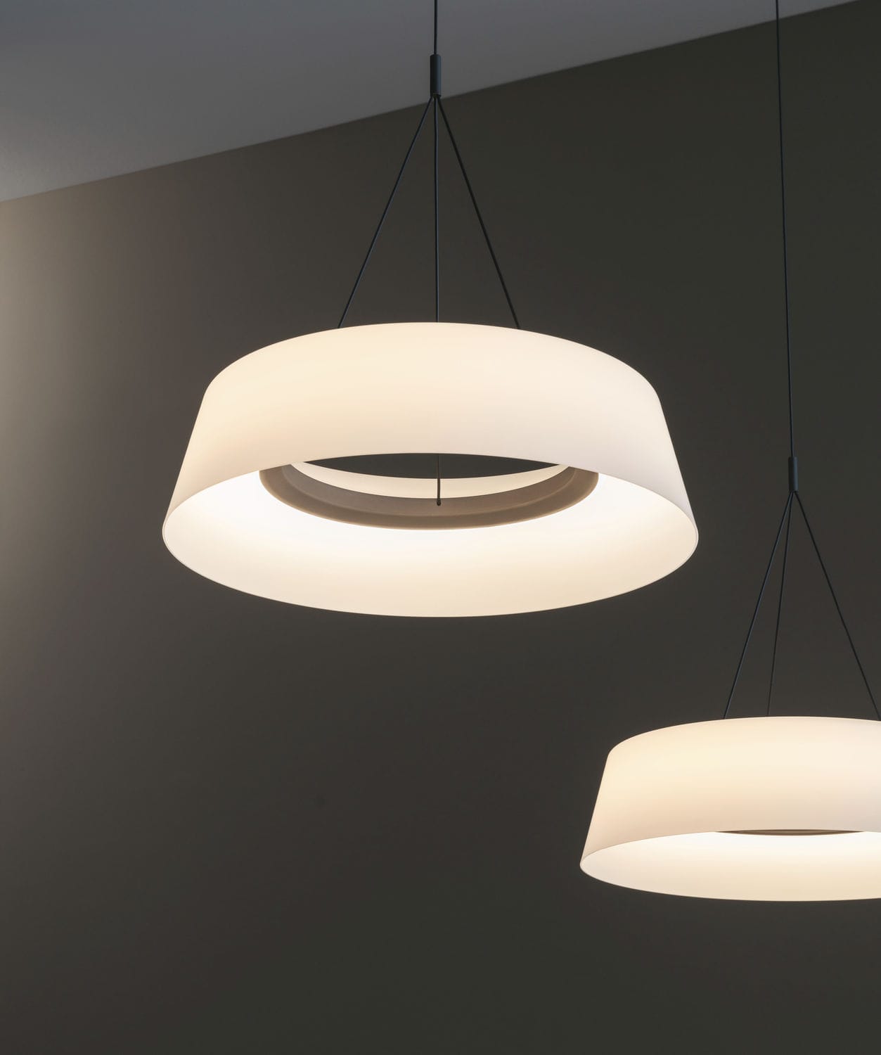 Pendente - Lily - VIBIA LIGHTING - em alumínio / em opalina / contemporânea