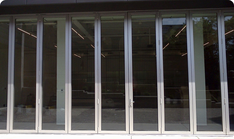 Divisória articulada - Solar Innovations, Inc. - com vidro / da linha ...