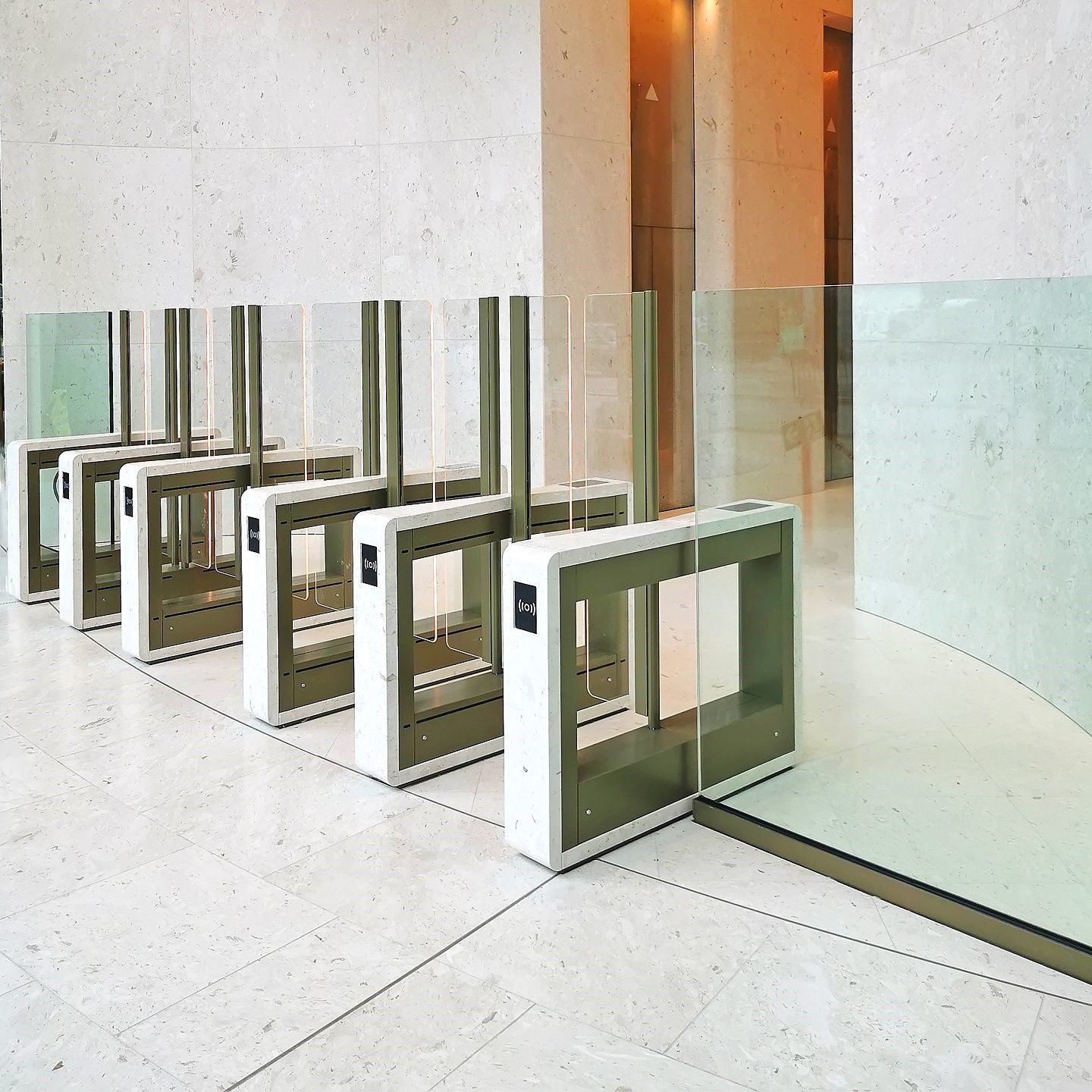 Catraca de portas retráteis para controle de acesso automático ...