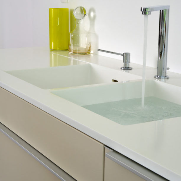 Pia com 2 cubas - IMAGE 14 - IMAGE - em Corian® / integrada / contemporânea
