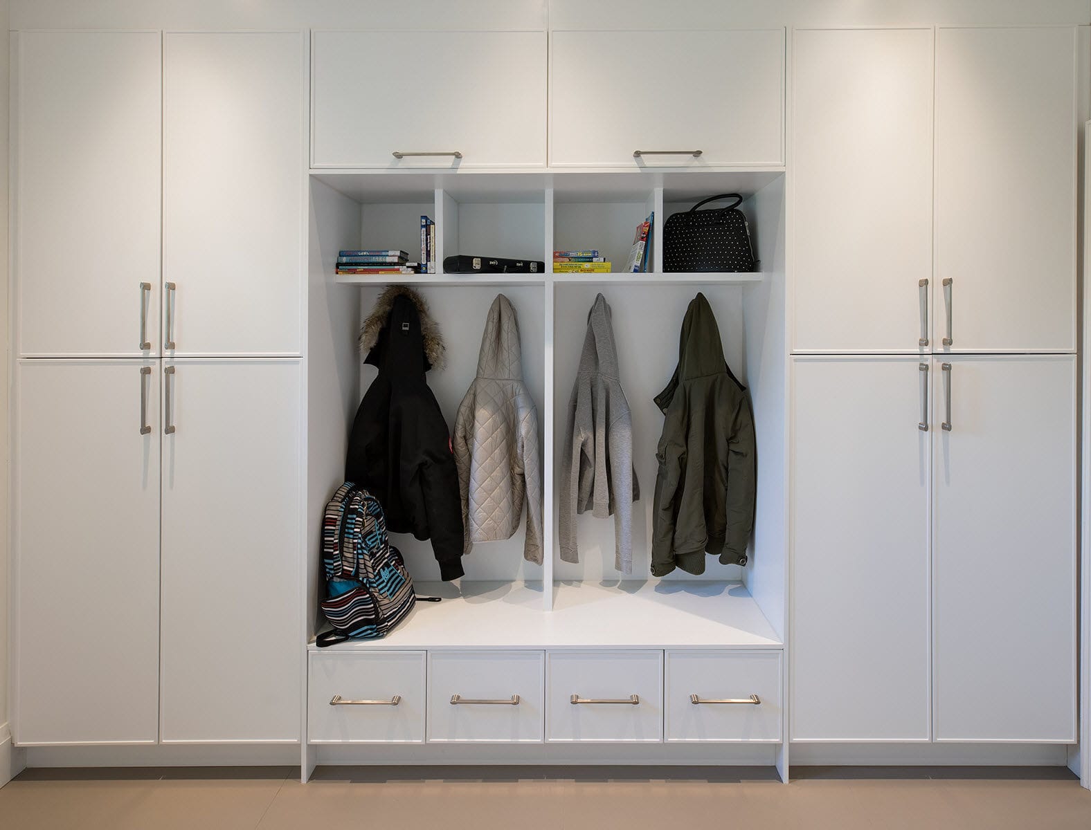 Guarda-roupa de parede - WINDERMERE - AYA kitchens - contemporâneo / em ...