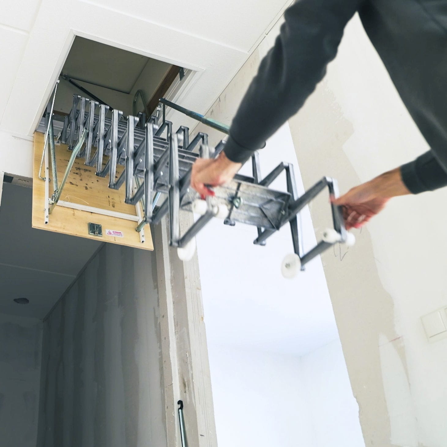 Escada retrátil para alçapão de sótão - Staka - dobrável / em alumínio ...