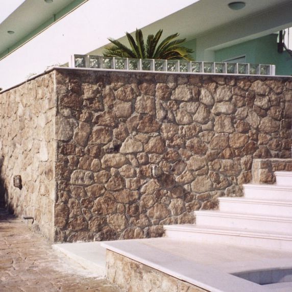 Revestimento de parede em concreto - CLASSIC : FIELDSTONE EARTH - Mathios SA - para área externa ...