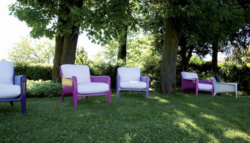 Poltrona contemporânea - COCCA - Arflex - em material plástico / de ...