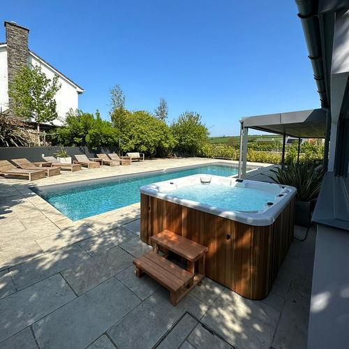 Spa de embutir - Premium WiFi - Urban Cedar Hot Tubs and Saunas - acima ...